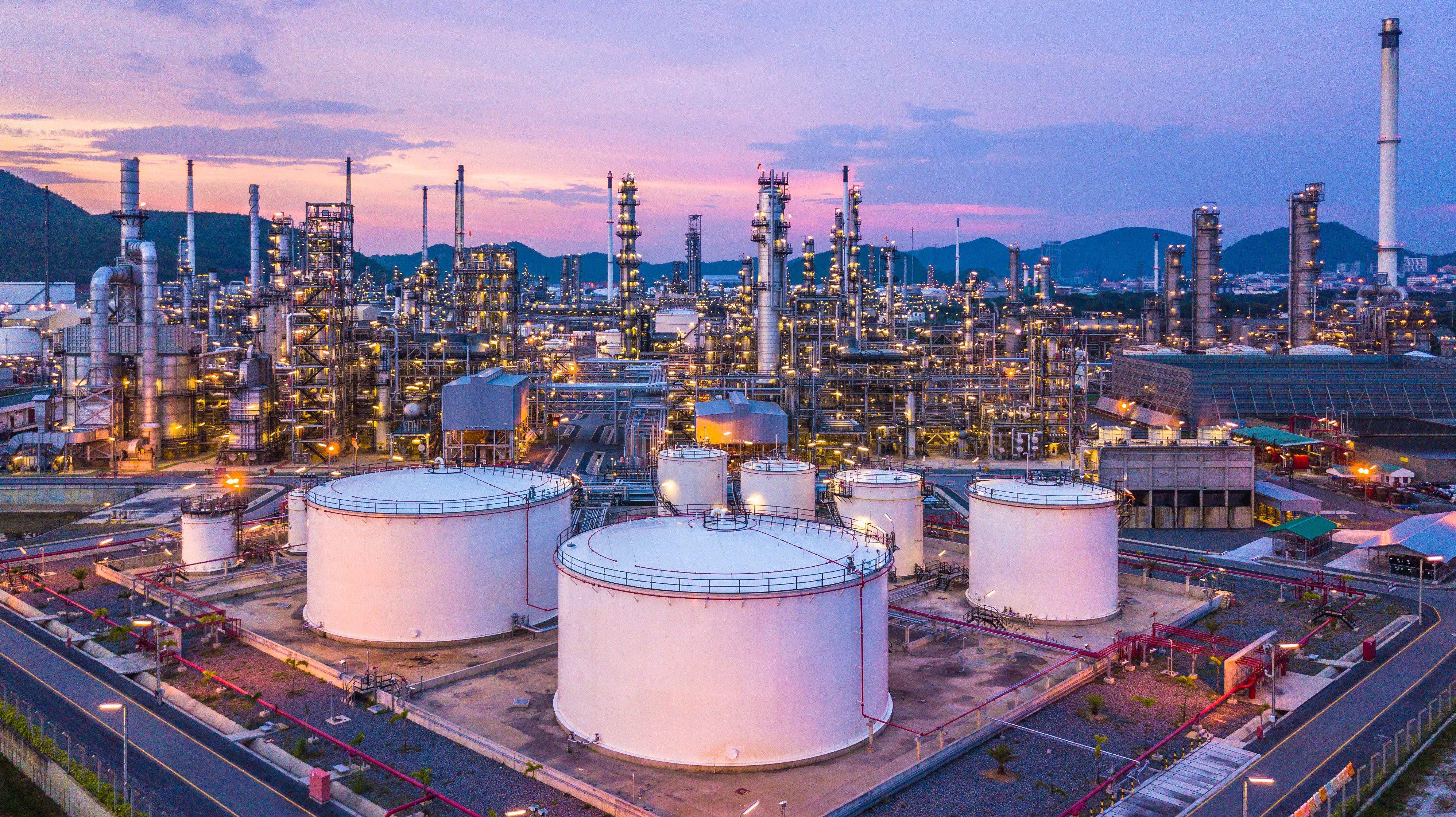How Petrochemical Plants Can Communicate With Employees and Communities ...